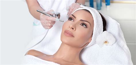 Козметичен салон АРИЯ Кола маска Радиочестотен лифтинг Козметични услуги Козметично