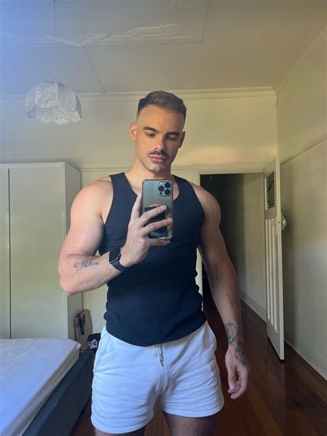 Hello R Malebiceps