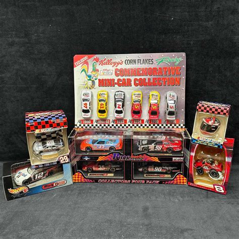 Kelloggs Hot Wheels Race Images Die Cast Car Set Of Fourteen Vehicles