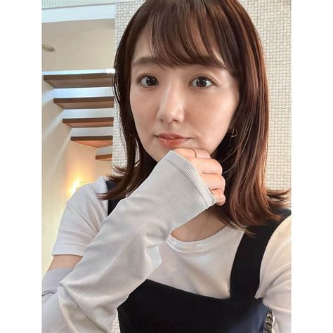 松村未央さんのインスタグラム写真 松村未央instagram「 こんにちは☀️ 初めて買ってみたアームカバー これ便利です 畳めばカーディガンより小さくなりますし 日除けはもちろん