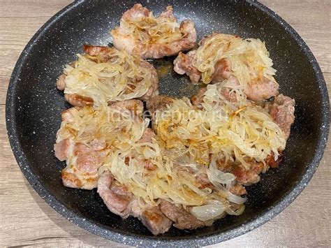 Мясо по французски из свинины на сковороде без картофеля пошаговый рецепт