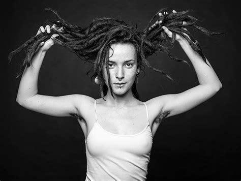 “natural Beauty” Photo Series Challenges Restricting Female Body Hair