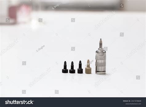 5 Imágenes Fotos De Stock Objetos En 3d Y Vectores Sobre Lc Lc Ms Hplc Guard Cartridge Columns