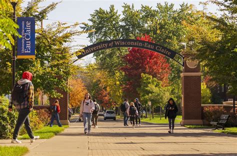 Falling For Uw Eau Claire Autumn Splendor In Photos Uw Eau Claire