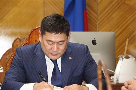 ЗГХЭГ ын дарга Л Оюун Эрдэнэ Хөгжлийн банкны ТУЗ ын удирдлагуудыг дуудаж үүрэг өглөө