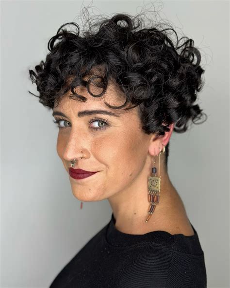 Pixie Cut Round Face Curly Hair
