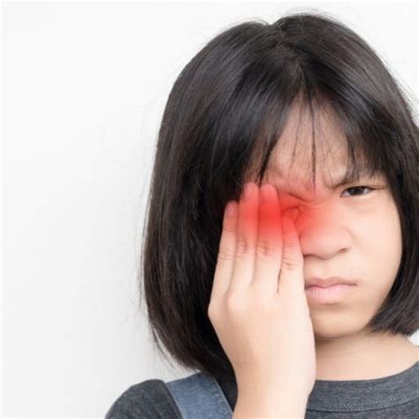 Prophylactic Mitomycin C Application For Haze Prevention After