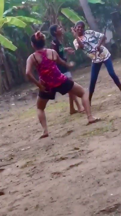 අම්මෝ එක රතු ස්කිනර් එක මේහේමත් ආතල් ගන්නෙ ඇයි කෙල්ලෝ 🤣🤣චැනැල් එකත් සබ්ස්ක්‍ර‍යිබ් කරගේනම යන්න