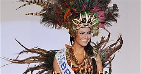 브라질의 화려한 전통의상