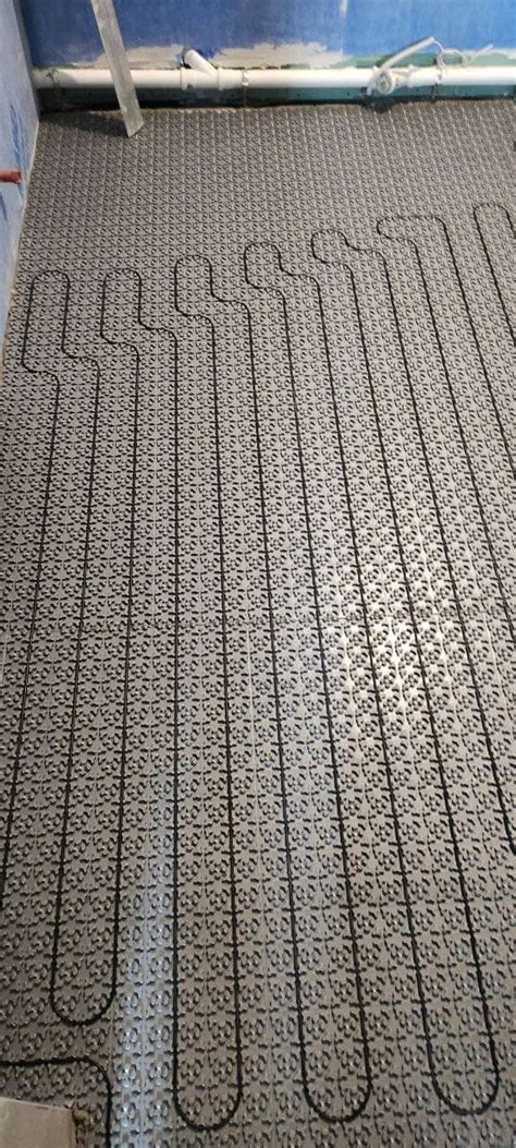 Подготовка оснований к укладке плитки Подготовка пола под плитку Основание Плитка Влажные