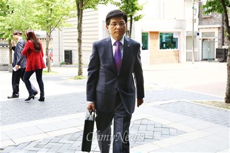 황교안 국무총리 후보자가 2일 오후 서울 종로구 금융감 오마이포토