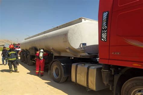 نشت مواد شیمیایی خطرناک در منطقه اکبرآباد شیراز عکس