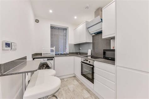 Newell Street Limehouse London E14 1 Bed Flat £1950 Pcm £450 Pw