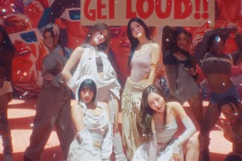 Watch Kiss Of Life Loves To Get Loud In Gorgeous Comeback Mv Soompi