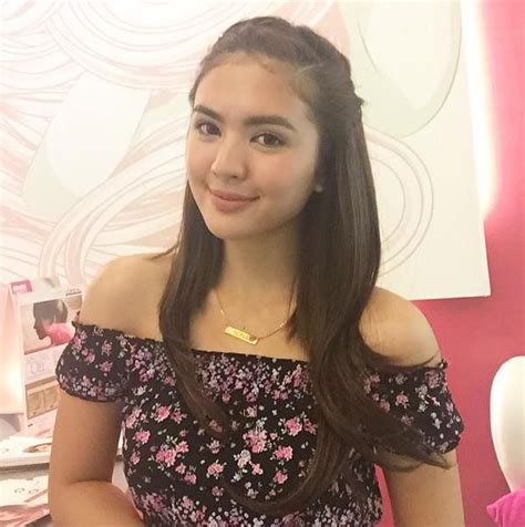Sofia Andres Pretty Face Women Off Shoulder Blouse