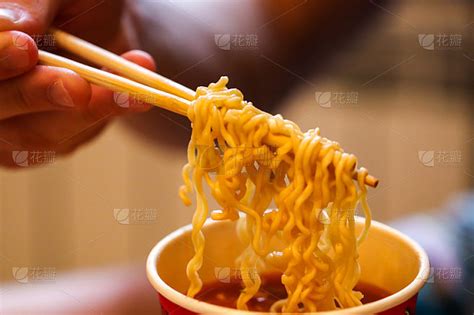 冻干面条特写木筷子受欢迎的亚洲食品