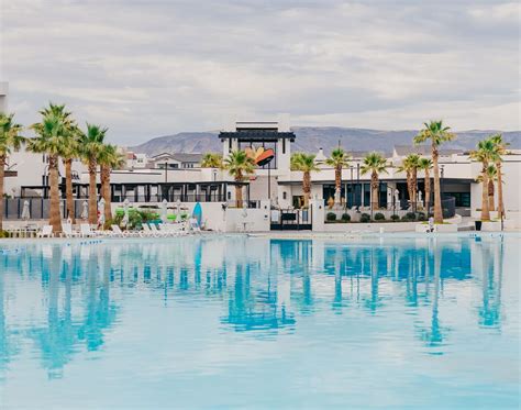 Lagoon And Pools Desert Color
