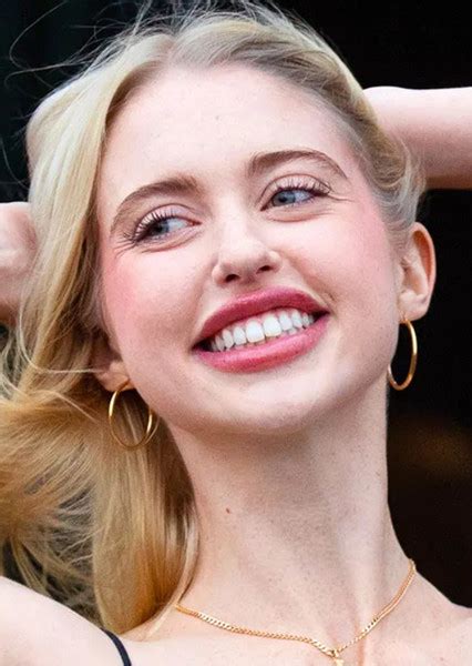 Chloe Cherry Fan Casting