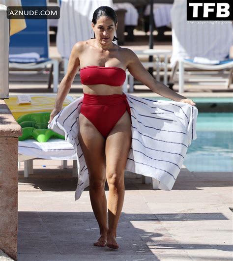 Nikki Bella Sexy Seen Flaunting Her Tits And Ass At The Beach In Indian