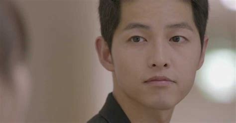 첫방 태양의 후예 송중기 액션부터 로맨스까지 섭렵