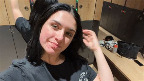 Am I Hot F19 R Amihotsfw