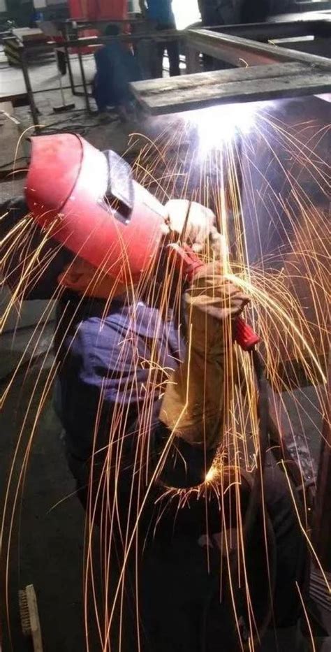 电弧焊怎么样 手工电弧焊的 电弧焊优点 大山谷图库