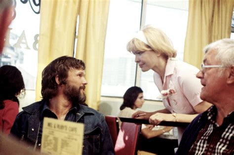 Things You Didn T Know About Alice Tv Show Starring Linda Lavin