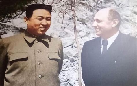 쏘련대사와 담화하시는 위대한 수령 김일성동지 조선의 번역 Traduções Da Coreia