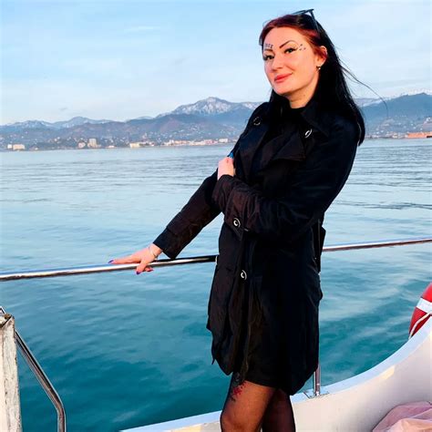 Dominatrix Nika On Twitter The Sea Is In Your Feed