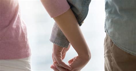 초등학교 교사끼리 불륜 저질렀다…아내에 들키자 가출까지