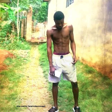 Breed Tight Ass 🕊️🌈 🏁🔞 🚭 On Twitter Lol Its Fun Walking Around Shirtless Come And See Me