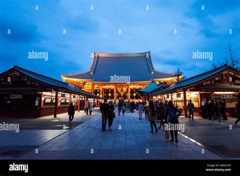 Cherry Blossom Festival Sensoji Templetaito Kutokyojapan Stock