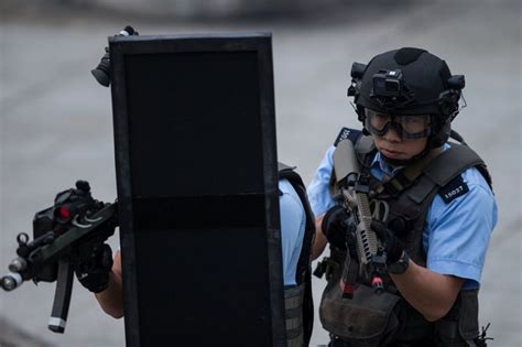 Нападение близо до училище в Китай има десетки ранени сред тях и деца