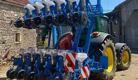 MONOSEM NG PLUS 4 Pneumatic Planter GRAINSCO