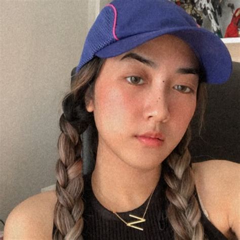 Naomi Naomisetiawan Threads Say More