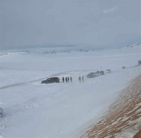 Завхан аймгийн Түдэвтэй Баянхайрхан Асгат сумын нутагт зам даваа