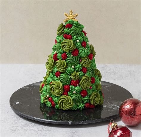 한땀 한땀 만들었다는 호텔 크리스마스 케이크 올해는 얼마