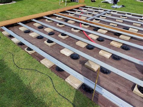 Terrasse Modulaire En Bois Sur Pelouse Sur Plots Pour Bain Norvégien