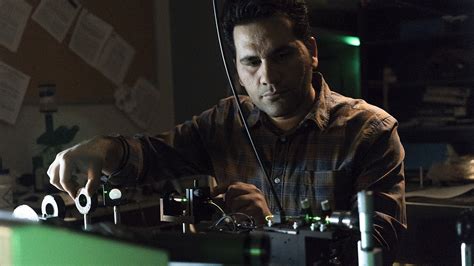 Guiding The Random Laser