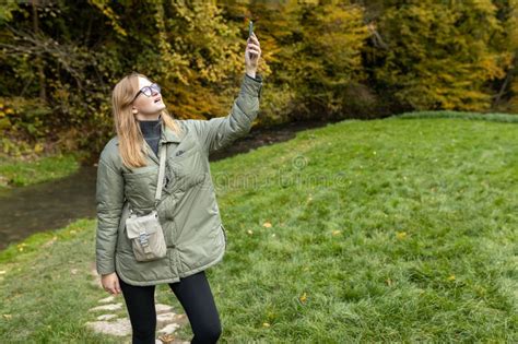 No Communication Coverage Lost Contact Signal Device Sad Blonde Woman