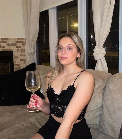 Girls In Glasses Who Redefine Sexy Barnorama