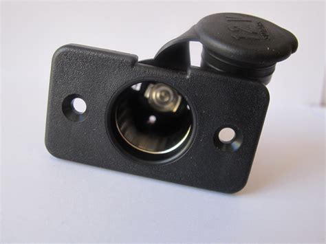 How Many 12v Sockets In A Car At Cynthia Hewlett Blog