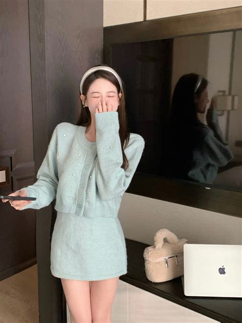 에르드쥬 큐빅 라운드넥 니트 가디건 스커트 셋업 투피스세트