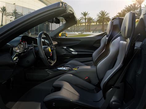 Ferrari Sf90 Stradale Info Prix Alternatives Autoscout24