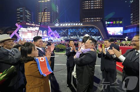 카메라에 담긴 북한 풍경 北김정은 딸 주애와 화성지구 3단계 살림집 준공식 참석…주민 격려 Zum 뉴스