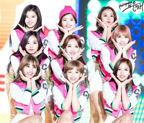 데뷔 1주년 기념 [트와이스] 단체 사진 털기 인스티즈 Instiz 이슈 카테고리