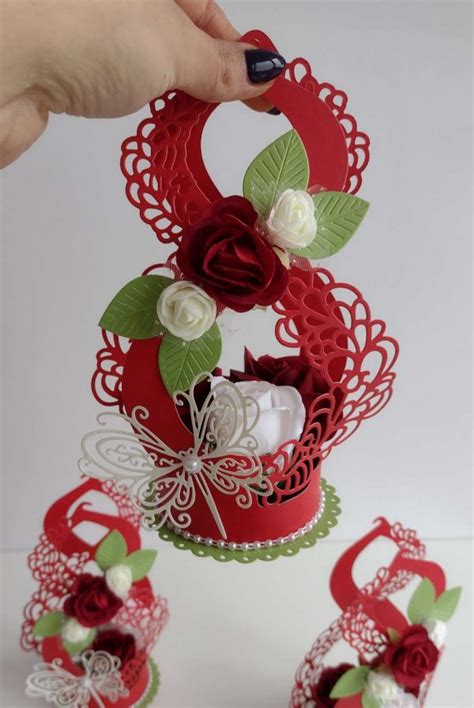 Подарък за осми март Крокодил бг