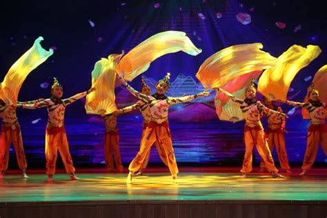 돈화 소년아동 예술전시공연 펼쳐 연변일보 Yanbian Daily