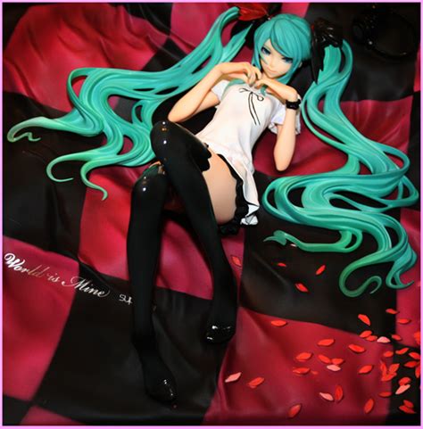 Hatsune Miku World Is Mine Lyrics