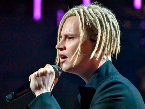 Певец Shaman рассказал что в студенческие годы проживал в общежитии с тремя пианистами в Гнесинке